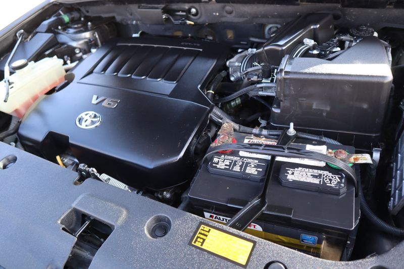 2012 Toyota RAV4 Photos