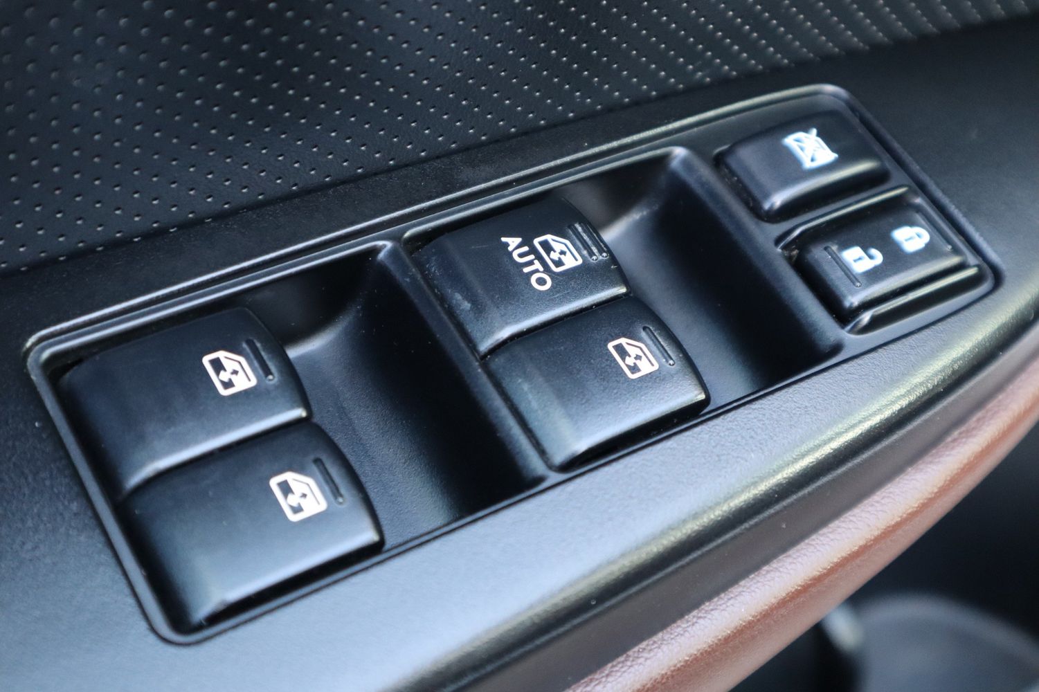 2014 Subaru Outback 2.5i Limited | Victory Motors of Colorado