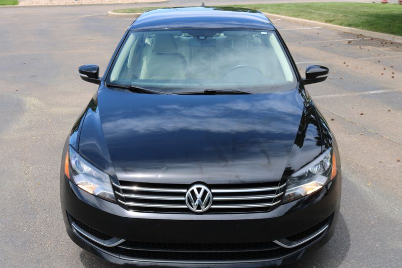 2014 Volkswagen Passat Photos