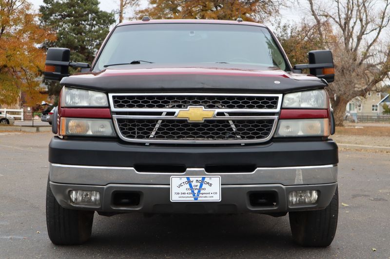 2005 Chevrolet Silverado 2500HD Photos