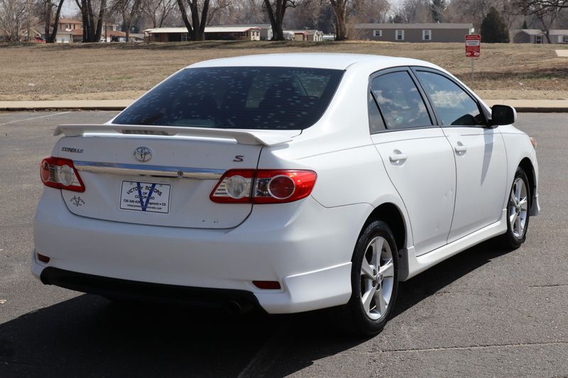 2011 Toyota Corolla Photos