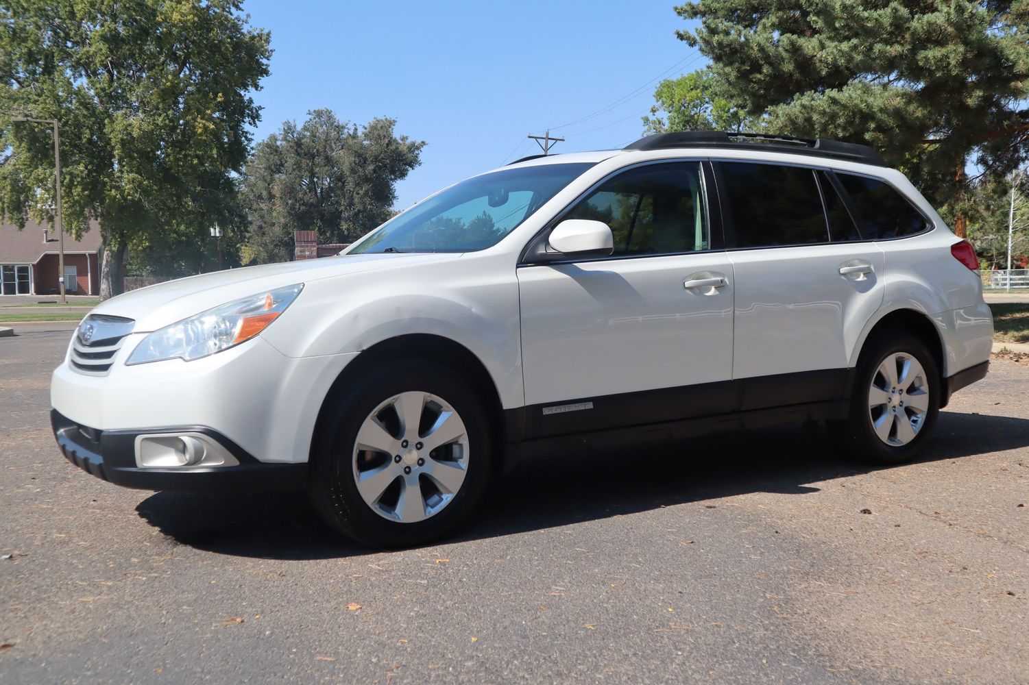 2011 Subaru Outback 2.5i Premium | Victory Motors of Colorado