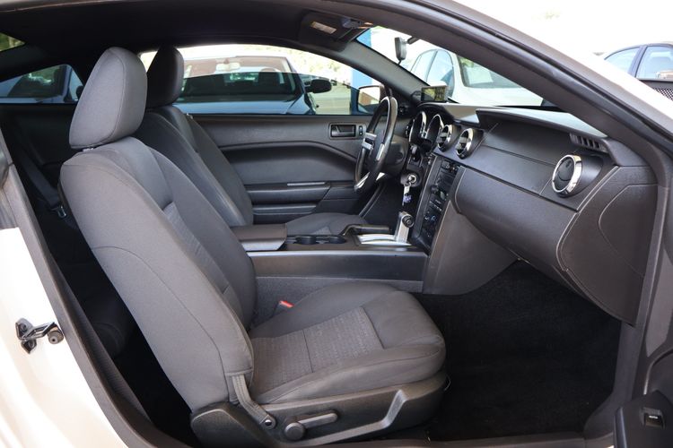 2006 Ford Mustang V6 Standard | Victory Motors of Colorado