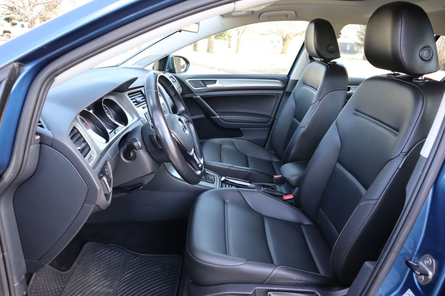 2016 Volkswagen Golf | Victory Motors of Colorado