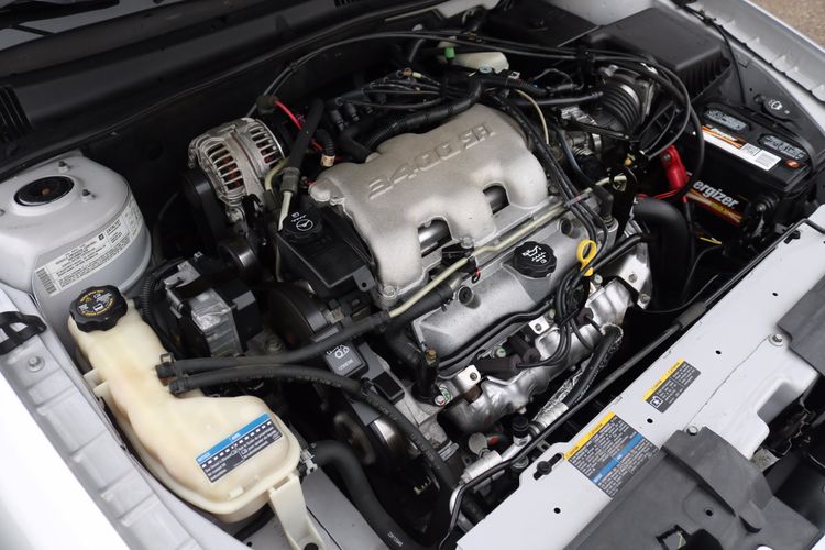 2004 Oldsmobile Alero GL1 | Victory Motors of Colorado