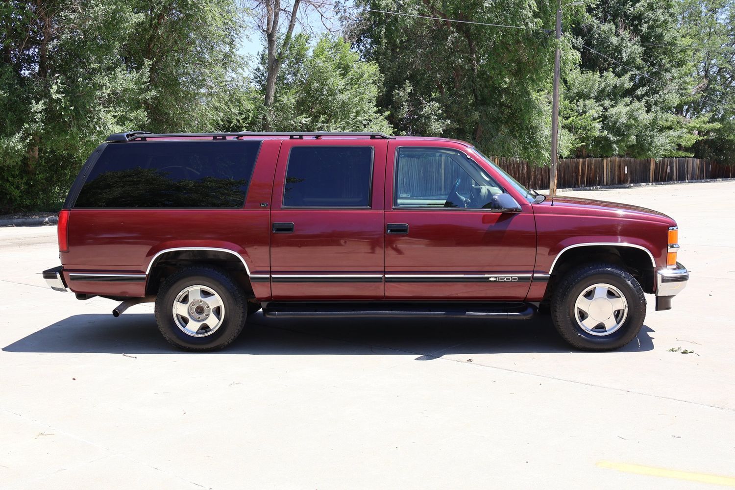 1998 Chevrolet Suburban K1500 | Victory Motors of Colorado
