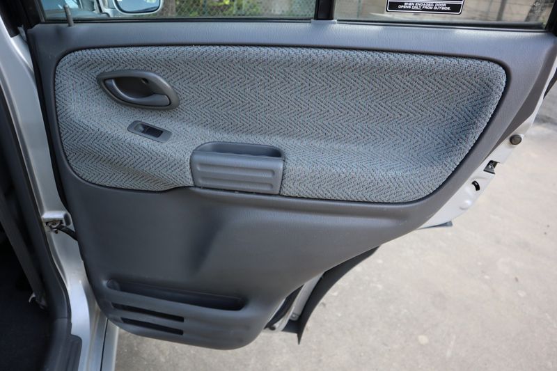 1999 Suzuki Grand Vitara Photos