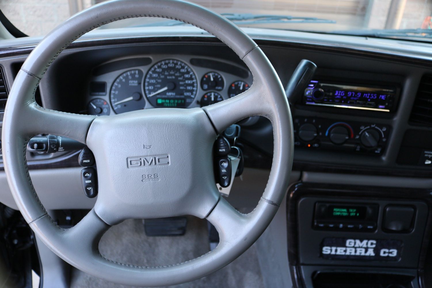 2001 GMC Sierra C3 AWD | Victory Motors of Colorado