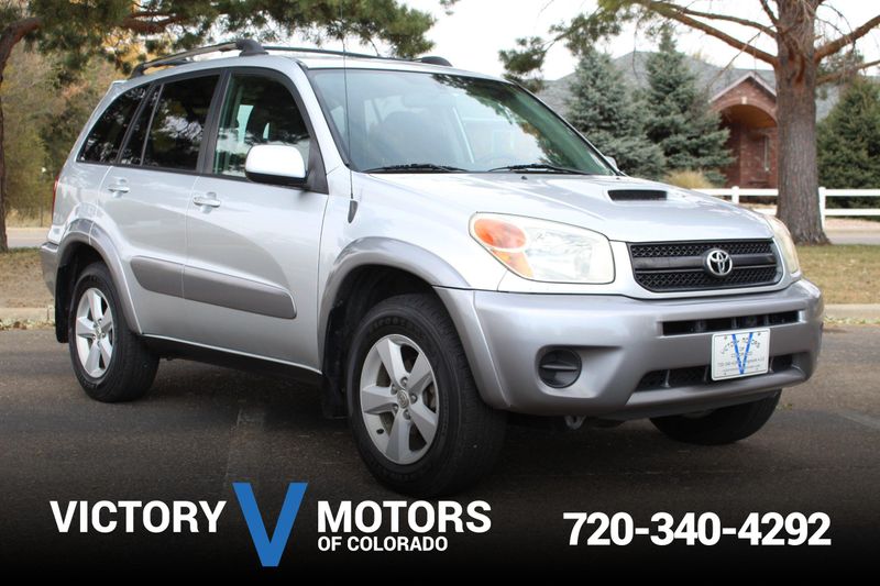 2004 Toyota RAV4 Photos