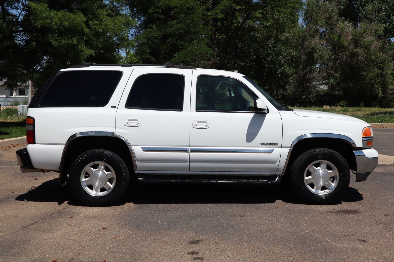2004 GMC Yukon SLT | Victory Motors of Colorado