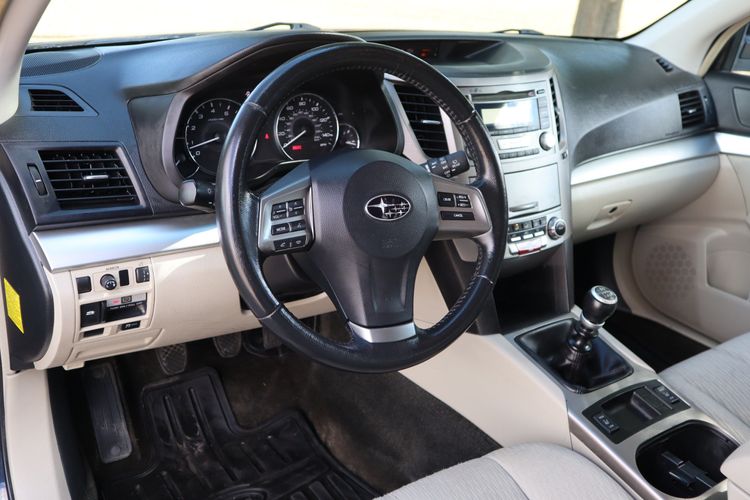 2012 Subaru Outback 2.5i Premium | Victory Motors of Colorado