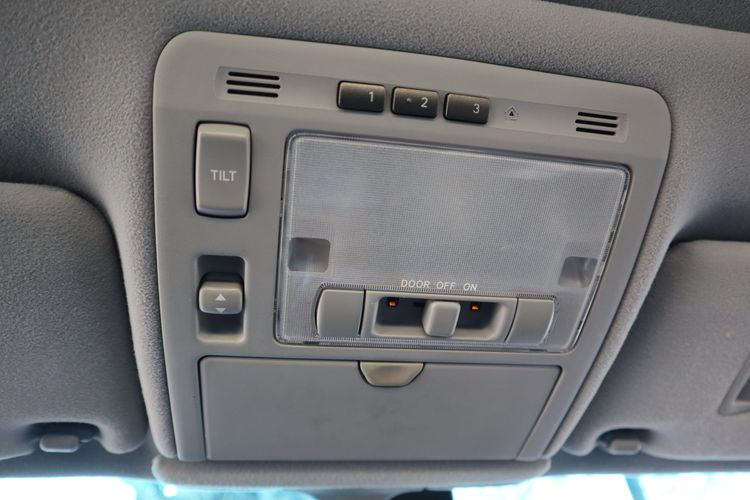 2004 Lexus LS 430 Base | Victory Motors of Colorado