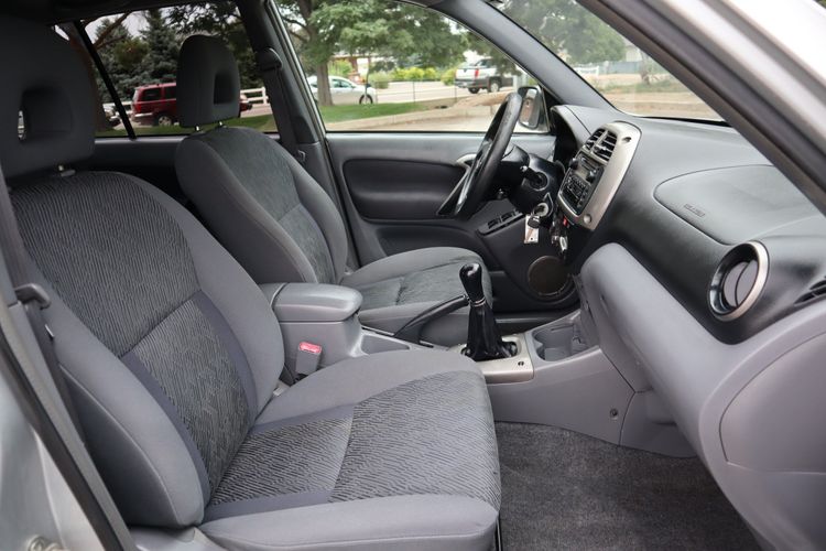 2001 Toyota RAV4 Base | Victory Motors of Colorado