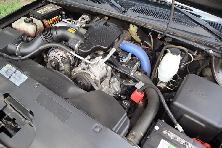 2003 Chevrolet Silverado 2500HD Base | Victory Motors of Colorado