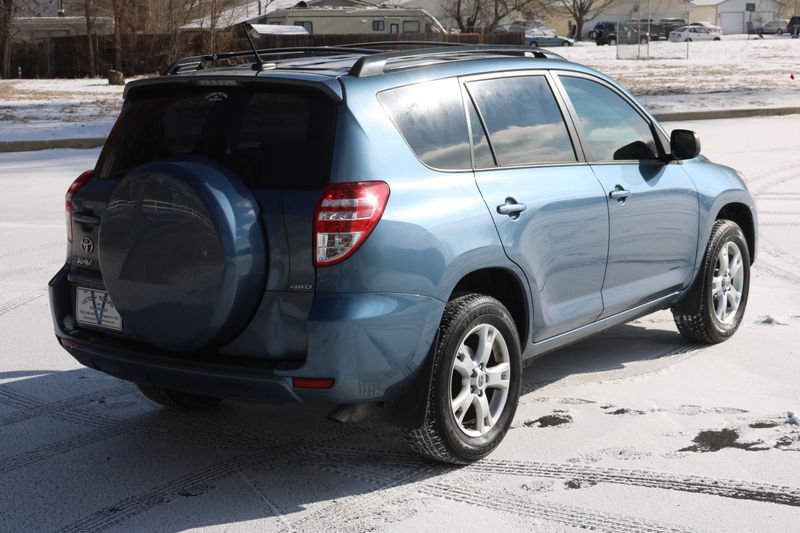 2011 Toyota RAV4 Photos