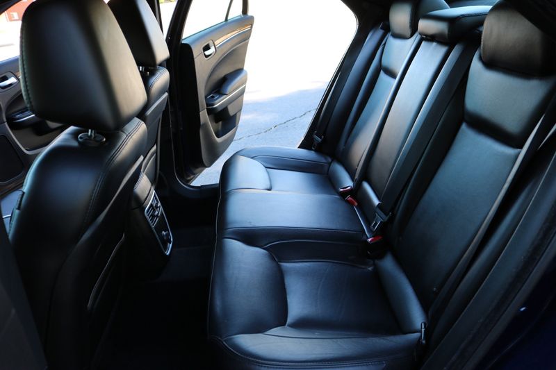 2013 Chrysler 300 Photos