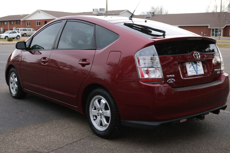 2004 Toyota Prius Photos