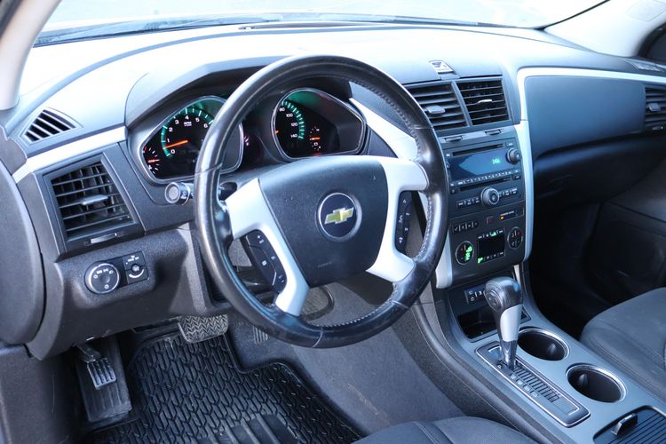 2011 Chevrolet Traverse LT | Victory Motors of Colorado