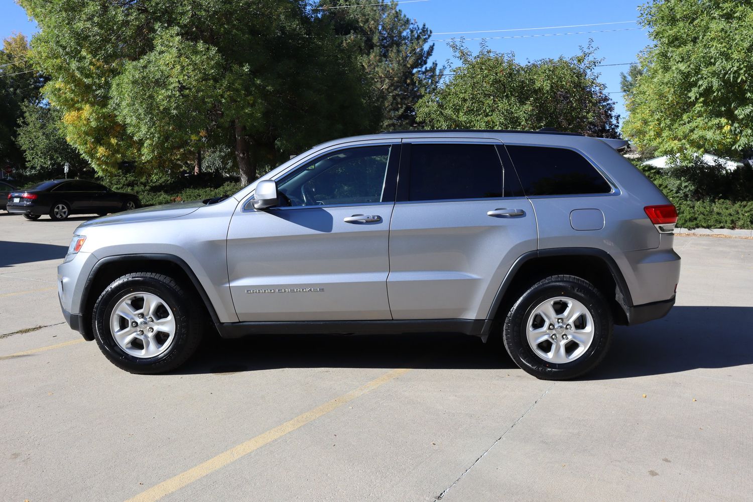 2014 Jeep Grand Cherokee Laredo | Victory Motors of Colorado