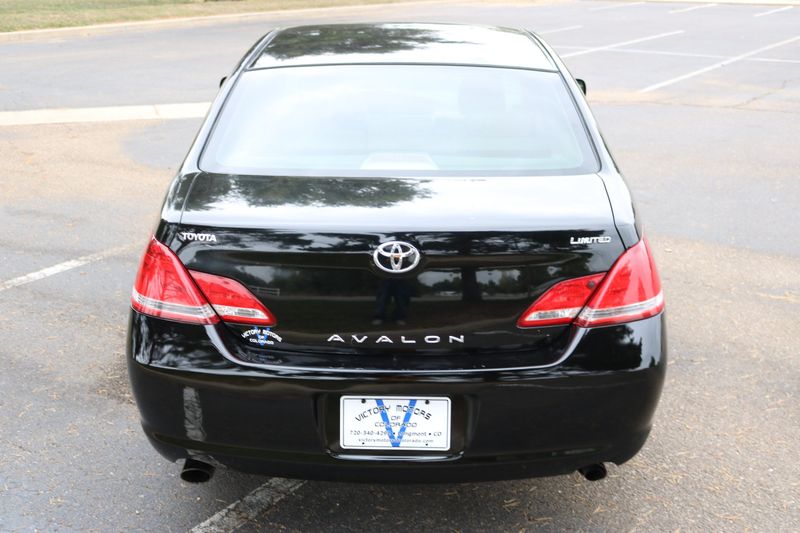 2005 Toyota Avalon Photos