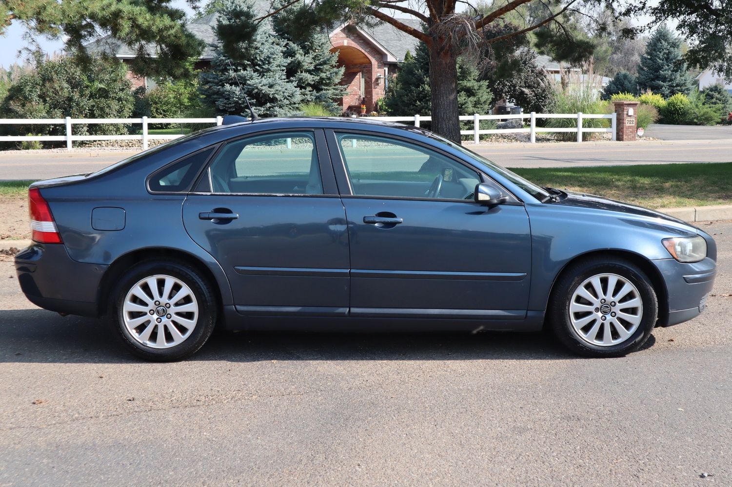 2005 Volvo S40 2.4i | Victory Motors of Colorado