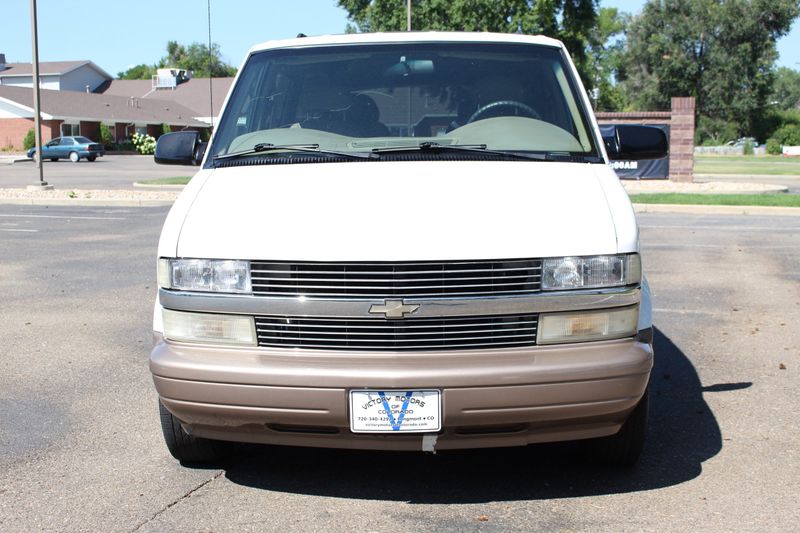 2000 Chevrolet Astro Photos
