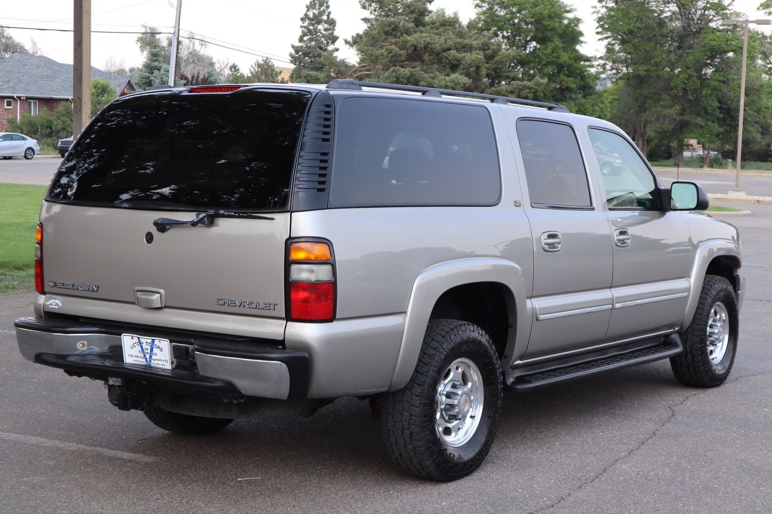 2003 Chevrolet Suburban 2500 LT | Victory Motors of Colorado