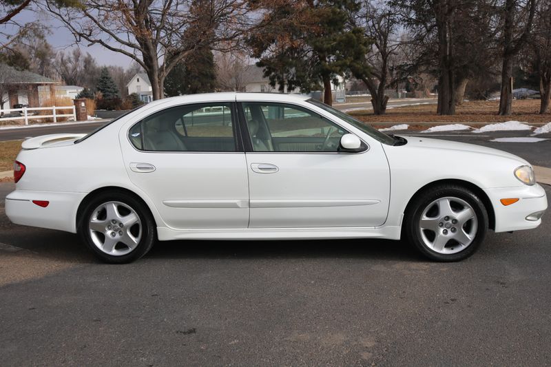 2000 INFINITI I30 Photos