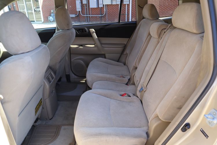 2008 Toyota Highlander Base | Victory Motors of Colorado