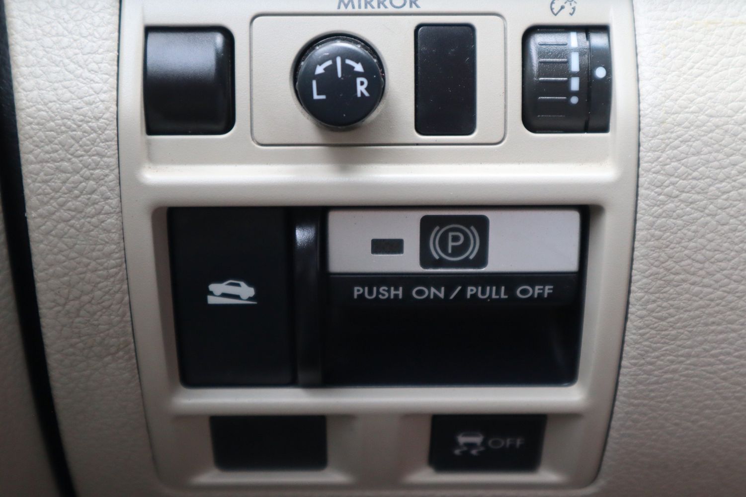 2012 Subaru Outback 2.5i Premium | Victory Motors of Colorado