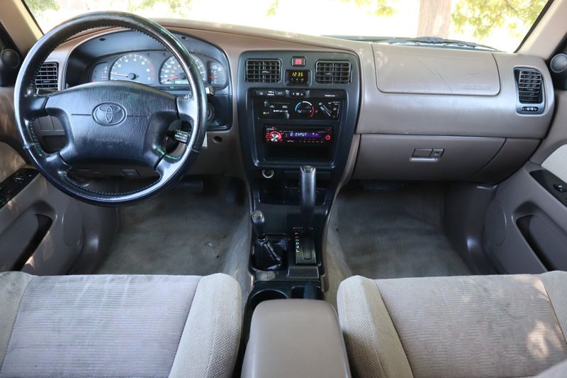 2000 Toyota 4Runner Photos