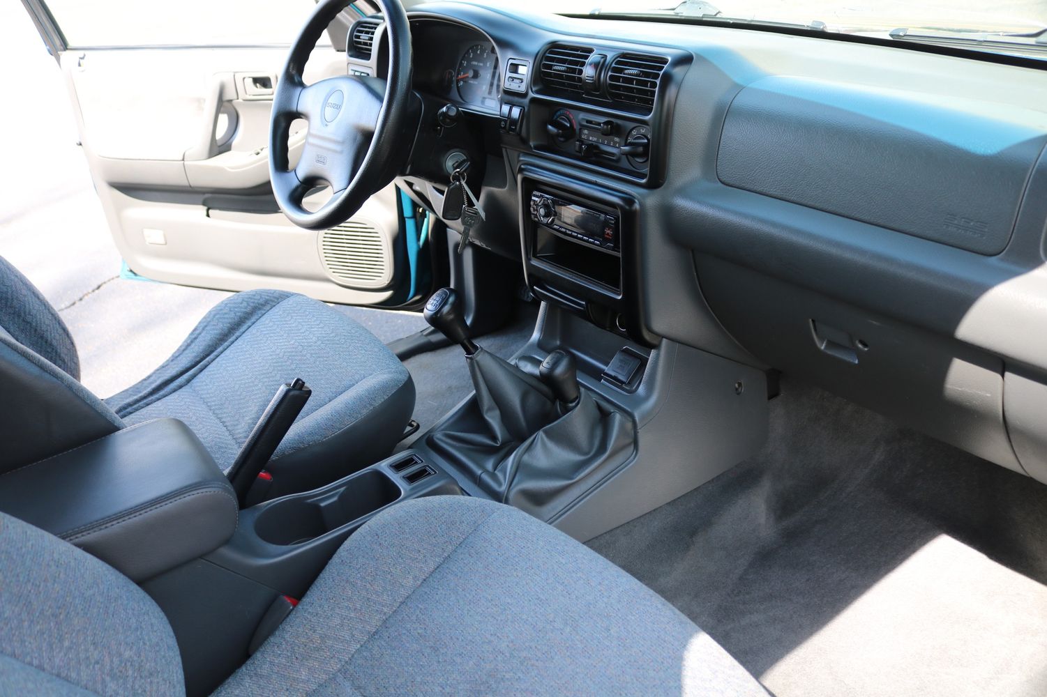 1998 Isuzu Amigo Interior