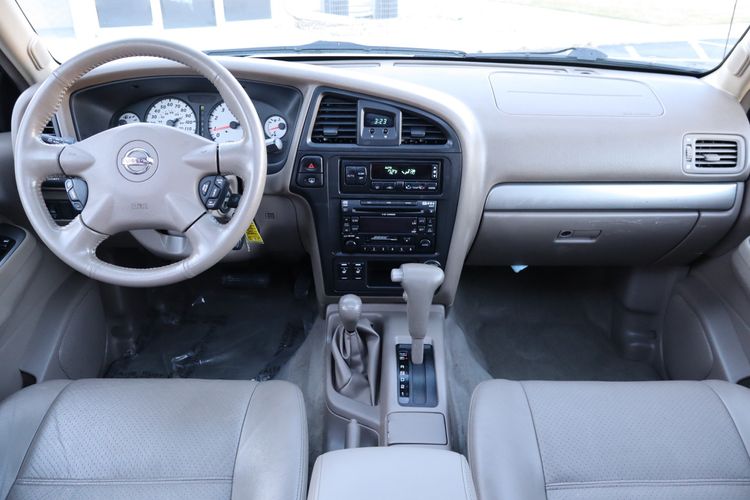 2003 Nissan Pathfinder SE | Victory Motors of Colorado