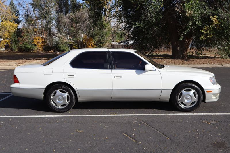 2000 Lexus LS 400 Photos