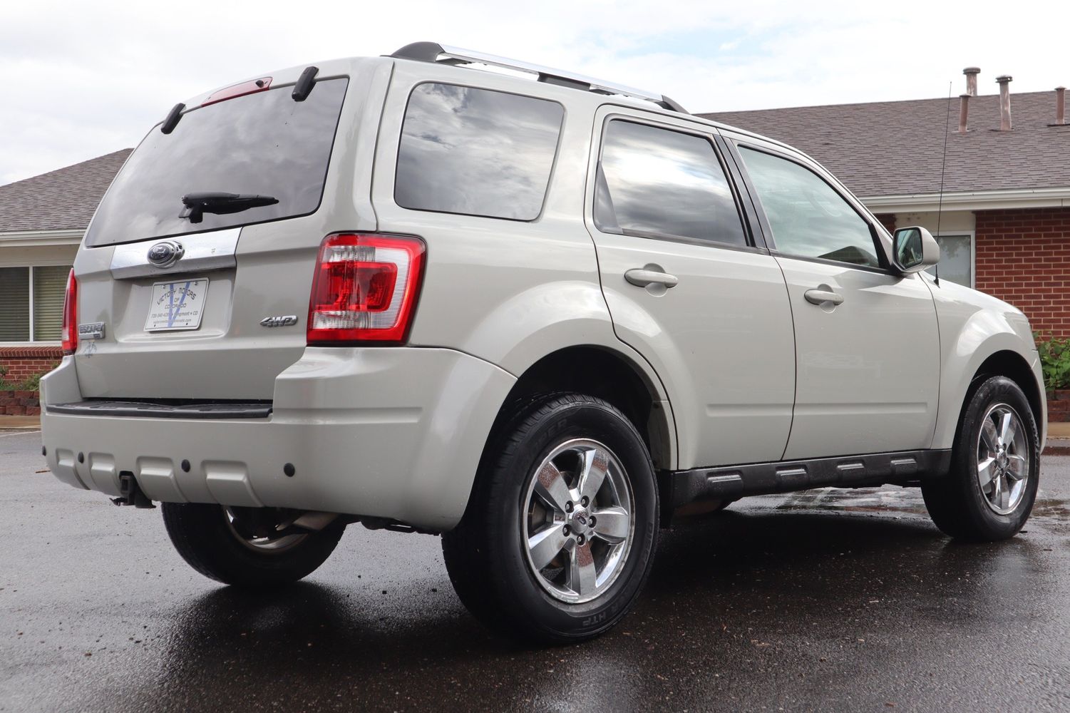 2009 Ford Escape Limited | Victory Motors of Colorado