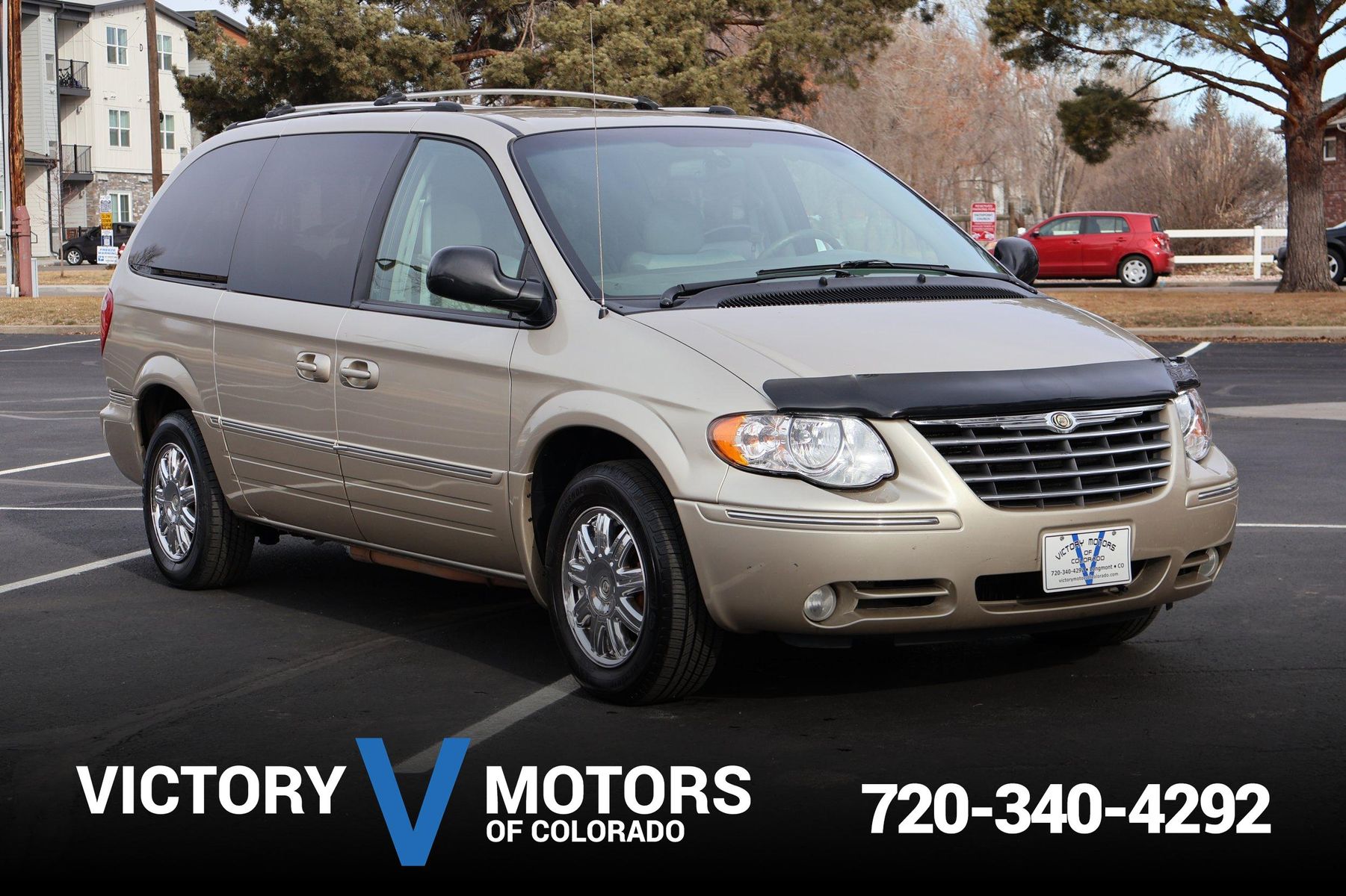 2006 Chrysler Town and Country Limited | Victory Motors of Colorado