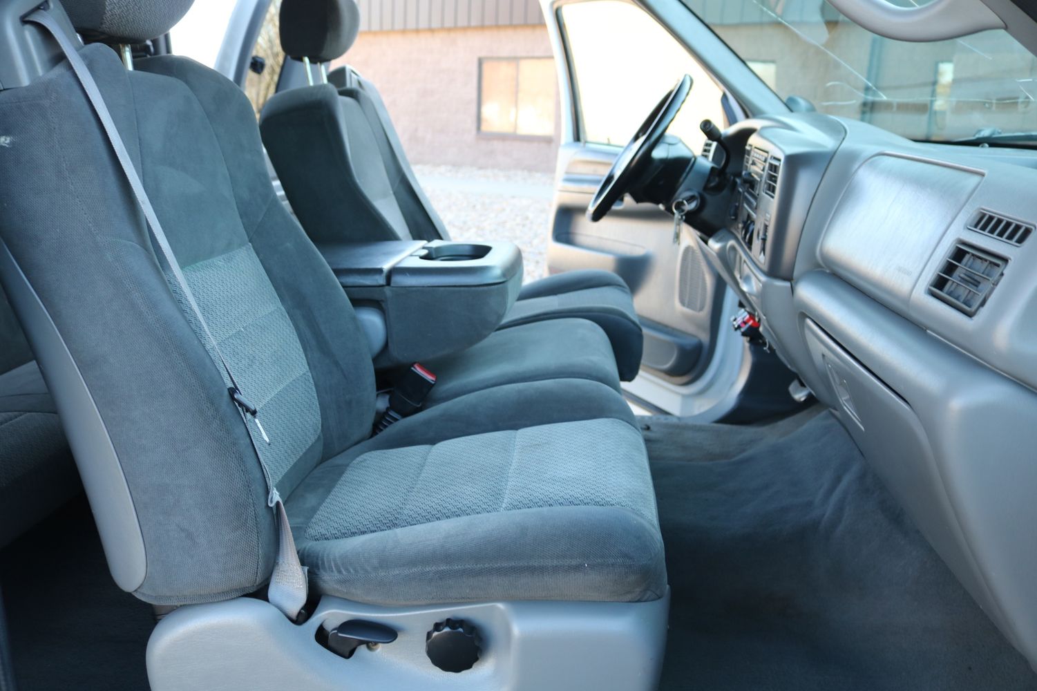2002 Ford F-250 Super Duty XLT | Victory Motors of Colorado