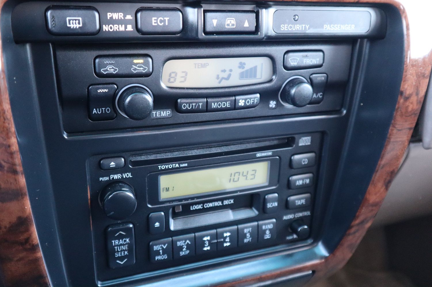 1999 Toyota 4Runner Limited | Victory Motors of Colorado