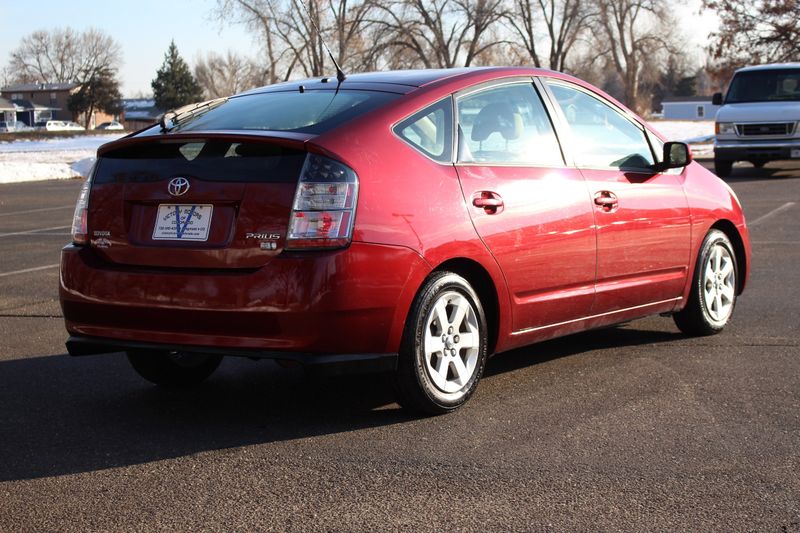 2004 Toyota Prius Photos
