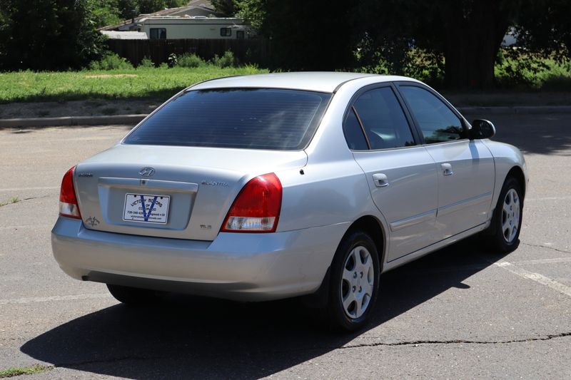 2002 Hyundai Elantra Photos