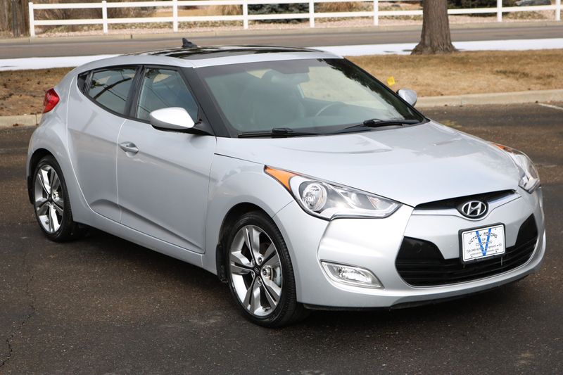 2016 Hyundai Veloster Photos