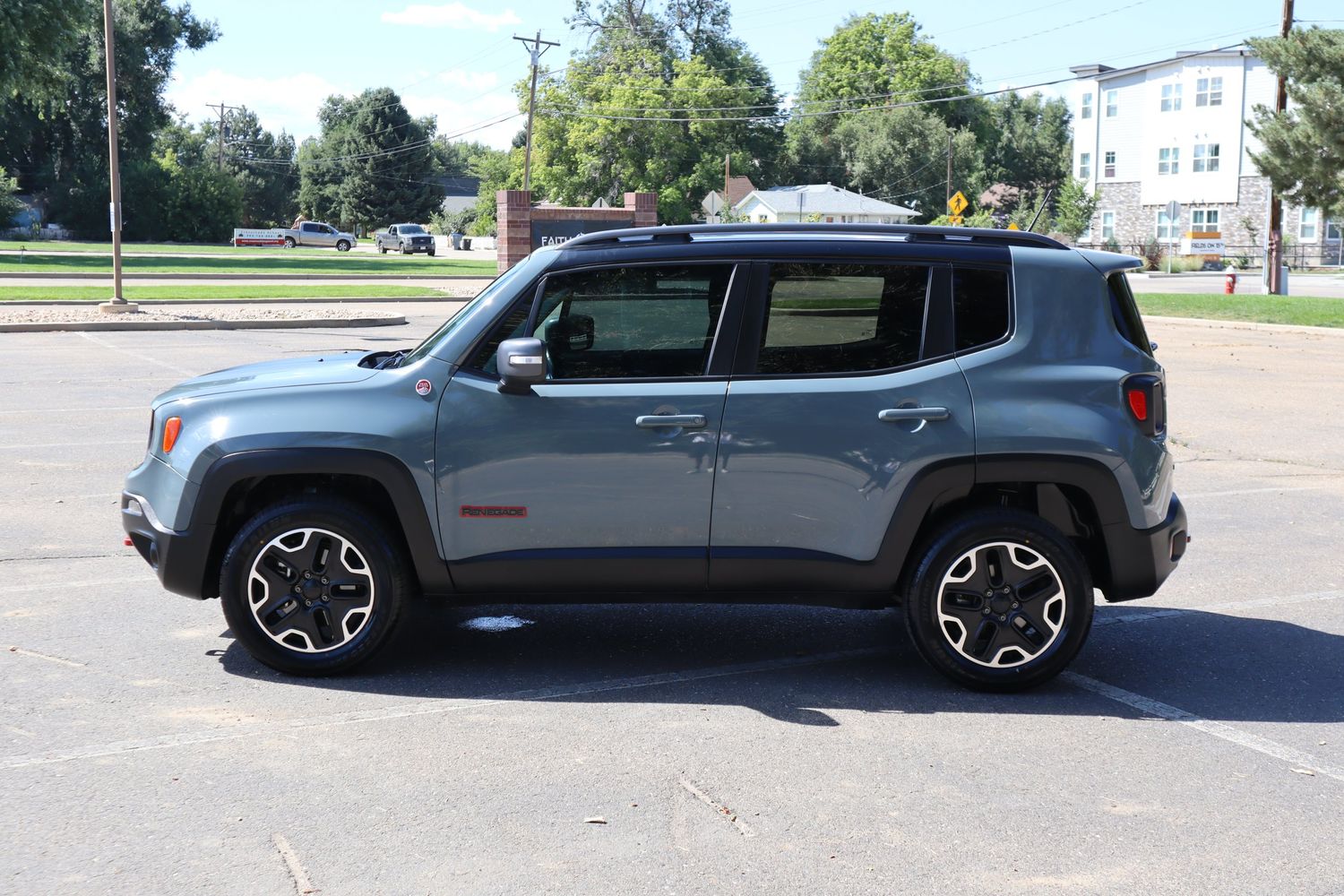 2015 JEEP Renegade Trailhawk | Victory Motors of Colorado