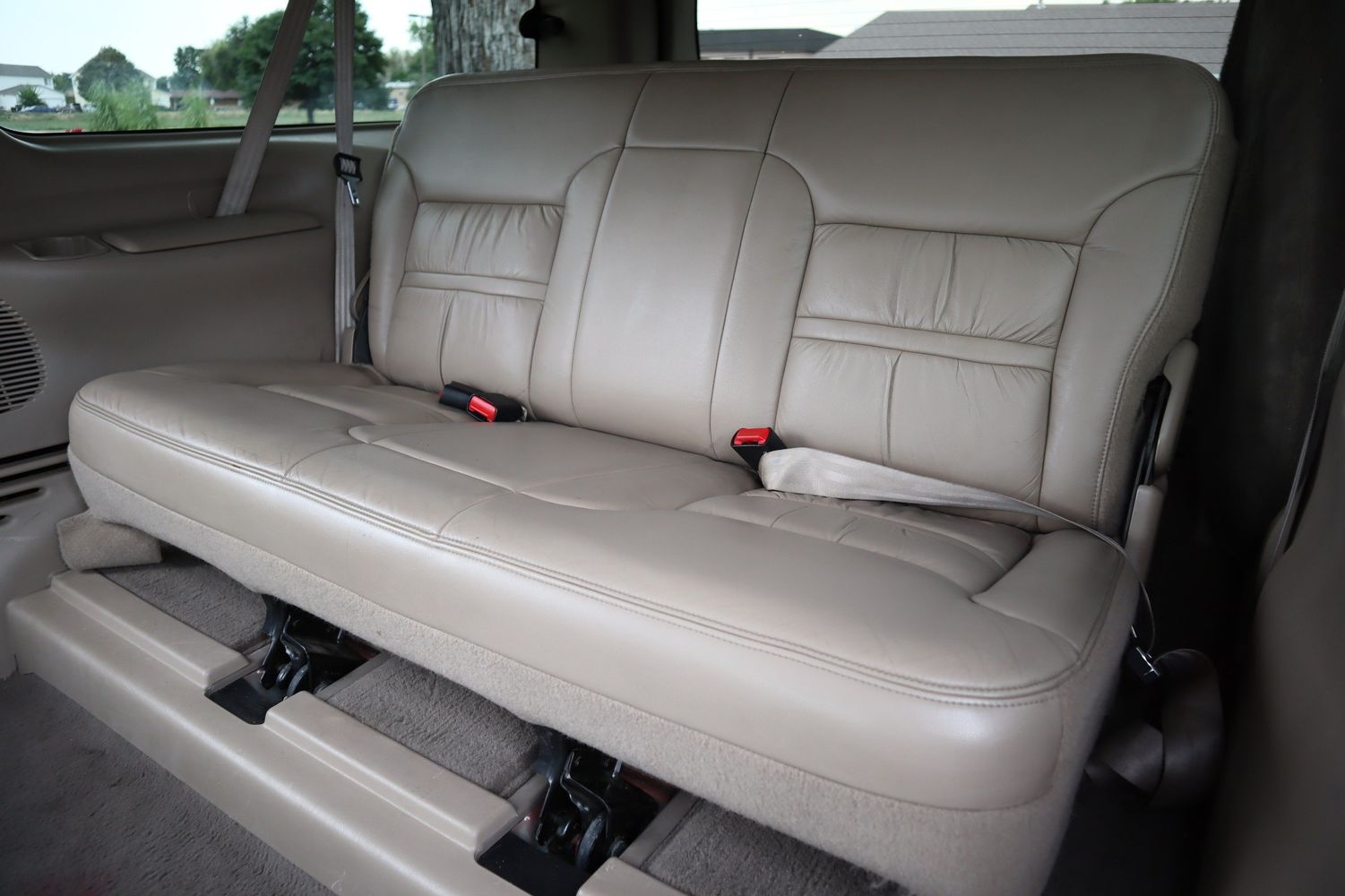 2000 Ford Excursion Limited | Victory Motors of Colorado