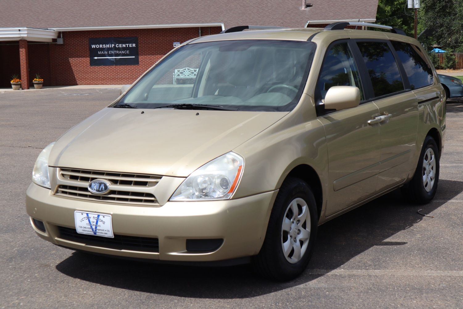 2010 Kia Sedona LX | Victory Motors of Colorado