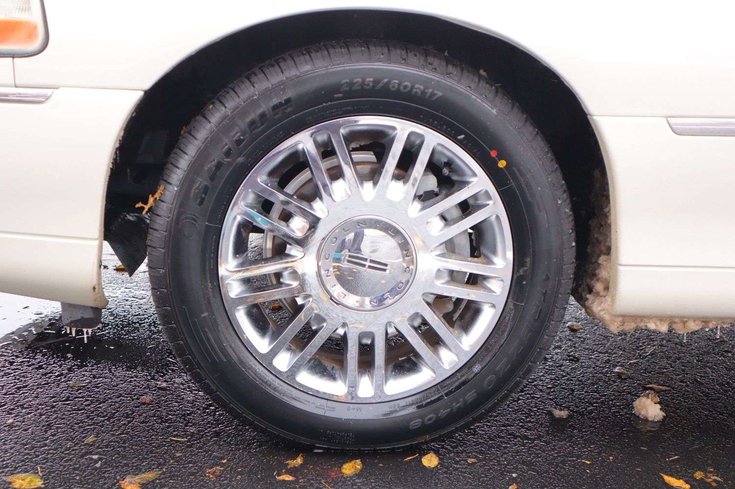 2006 Lincoln Town Car Designer Series | Victory Motors of Colorado