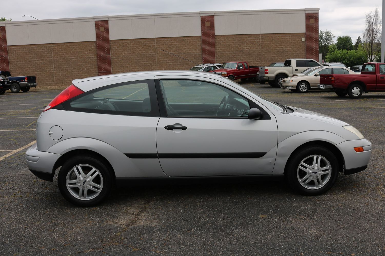 2000 Ford Focus ZX3 | Victory Motors of Colorado