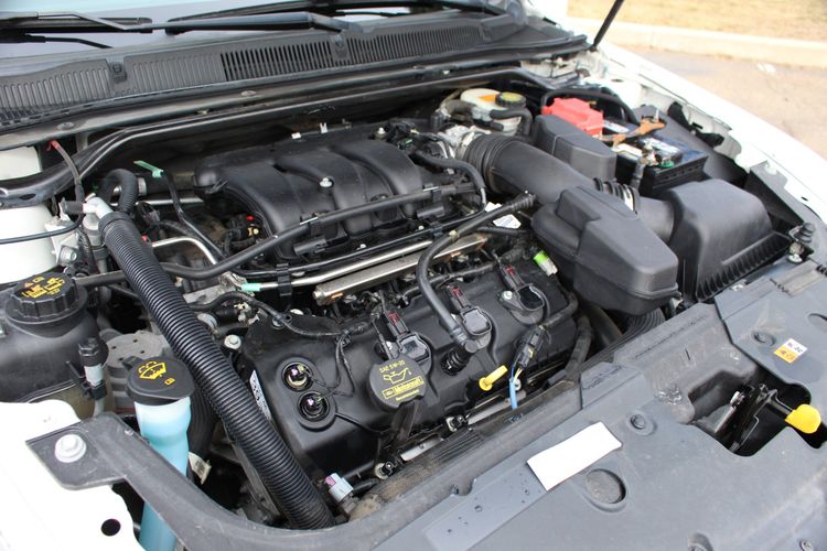 2013 Ford Taurus SEL | Victory Motors of Colorado