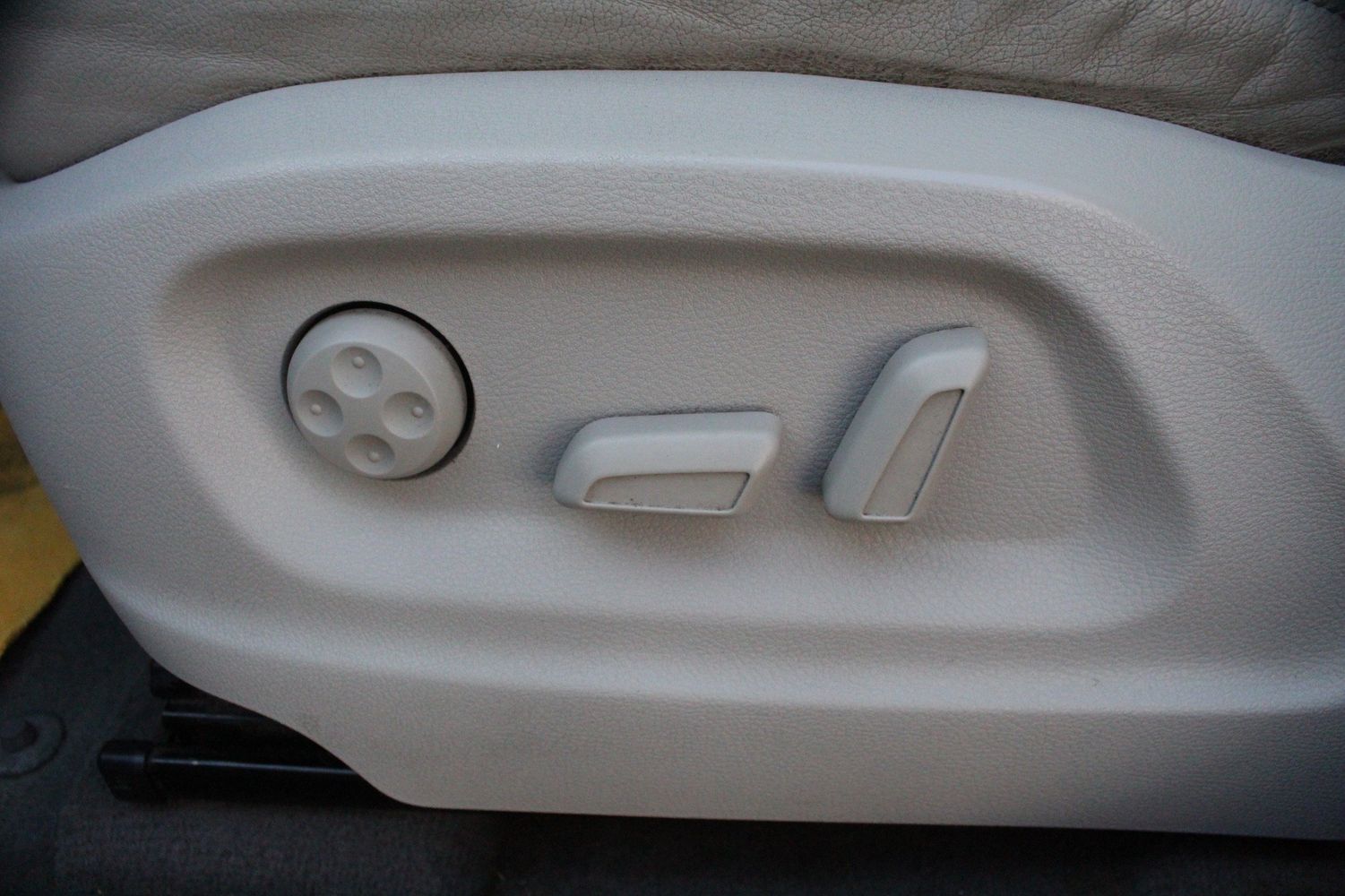 2011 Audi Q5 2.0T quattro Premium | Victory Motors of Colorado