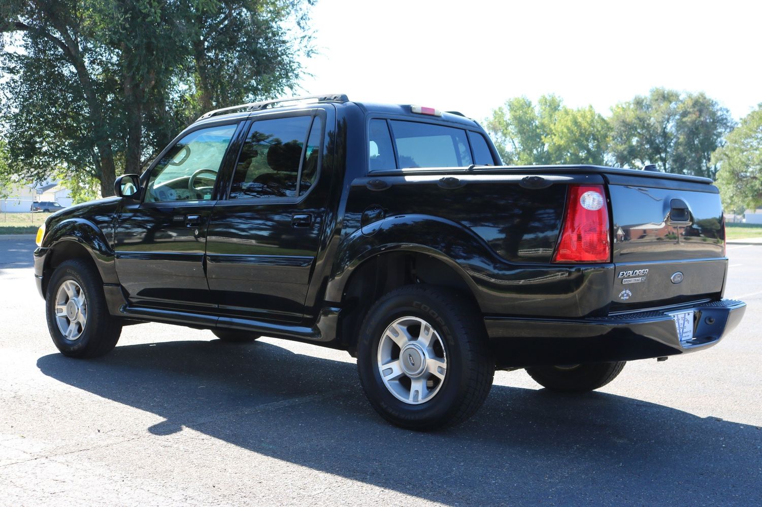 2004 Ford Explorer Sport Trac XLT | Victory Motors of Colorado