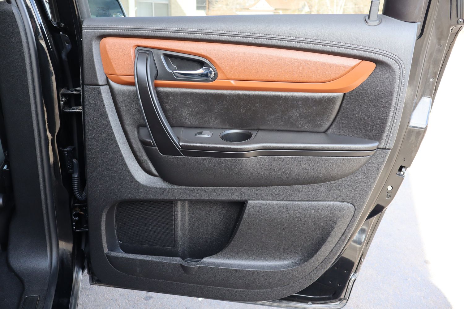 2017 Chevrolet Traverse LT | Victory Motors of Colorado